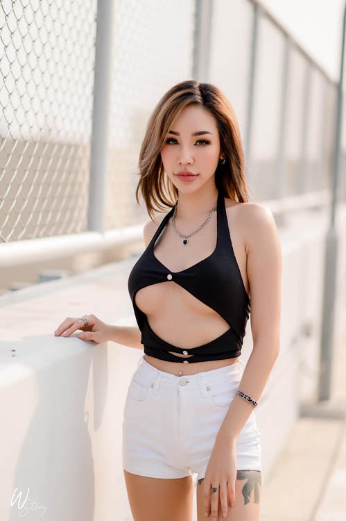 Muk Chalinee มุก ชาลินี นางแบบ สาวสายฝอ. หุ่นแซ่บ ร้อนแรงเกินต้าน